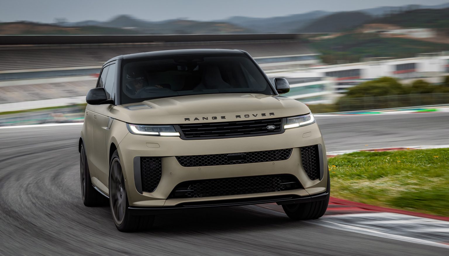 Land Rover Dealership in Winnipeg, MB | Land Rover Winnipeg